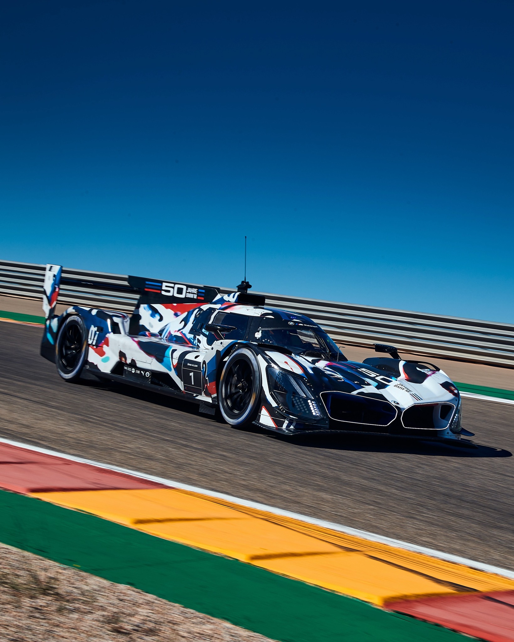 Nick Yelloly : « La BMW M Hybrid V8 se comporte vraiment bien ...