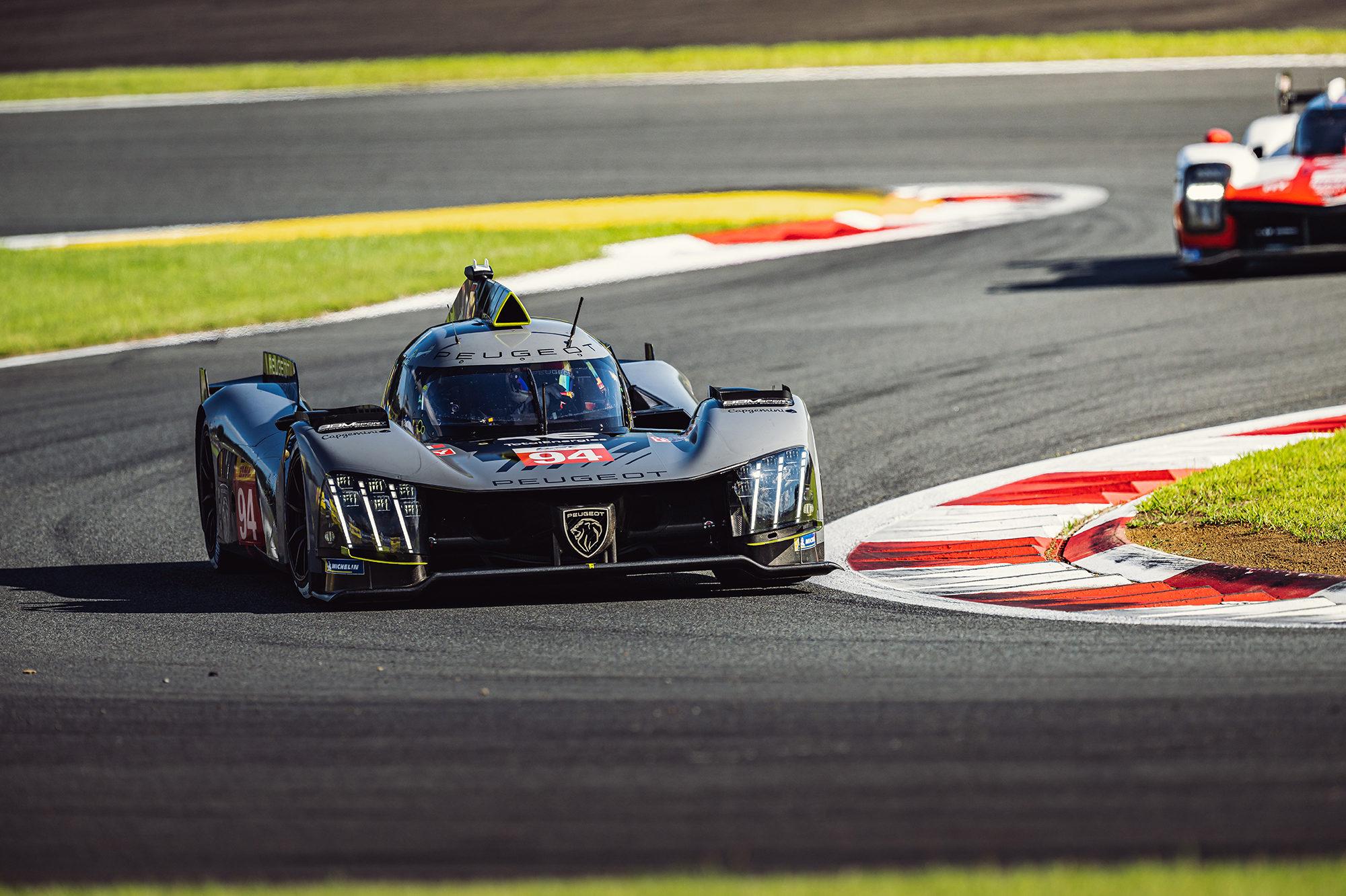 WEC / 6 H. de Fuji – Une Peugeot 9X8 dans son box - Endurance Info