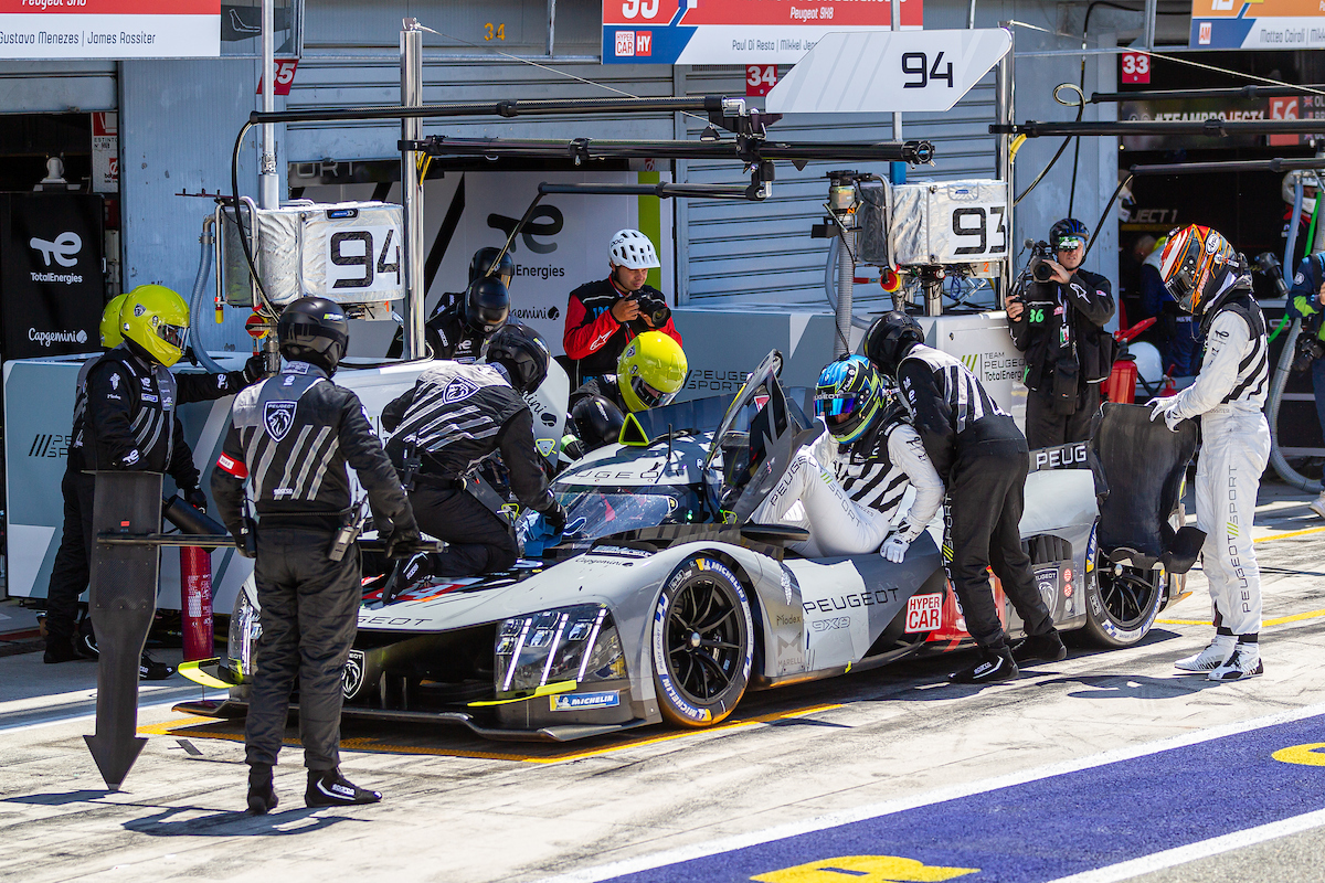Les arrêts des concurrents de la catégorie Hypercar surveillés par une ...