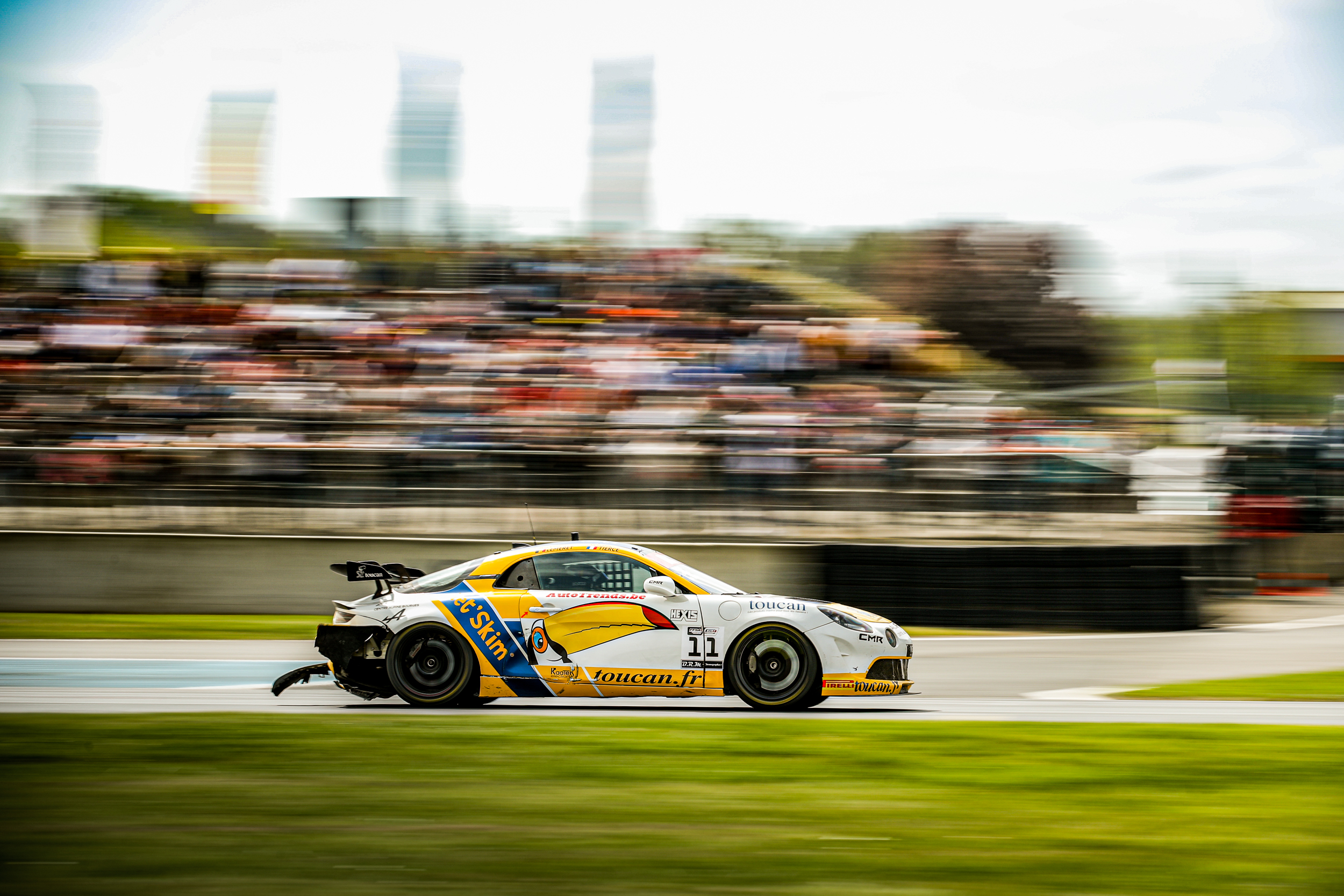 Accrochages à Nogaro : c'est pas moi, c'est lui ! - Endurance Info
