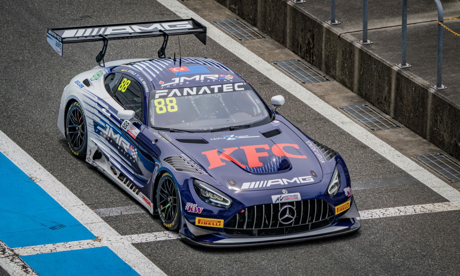 GT World Challenge Asia Fuji Course 2 : D'station sous le drapeau à ...