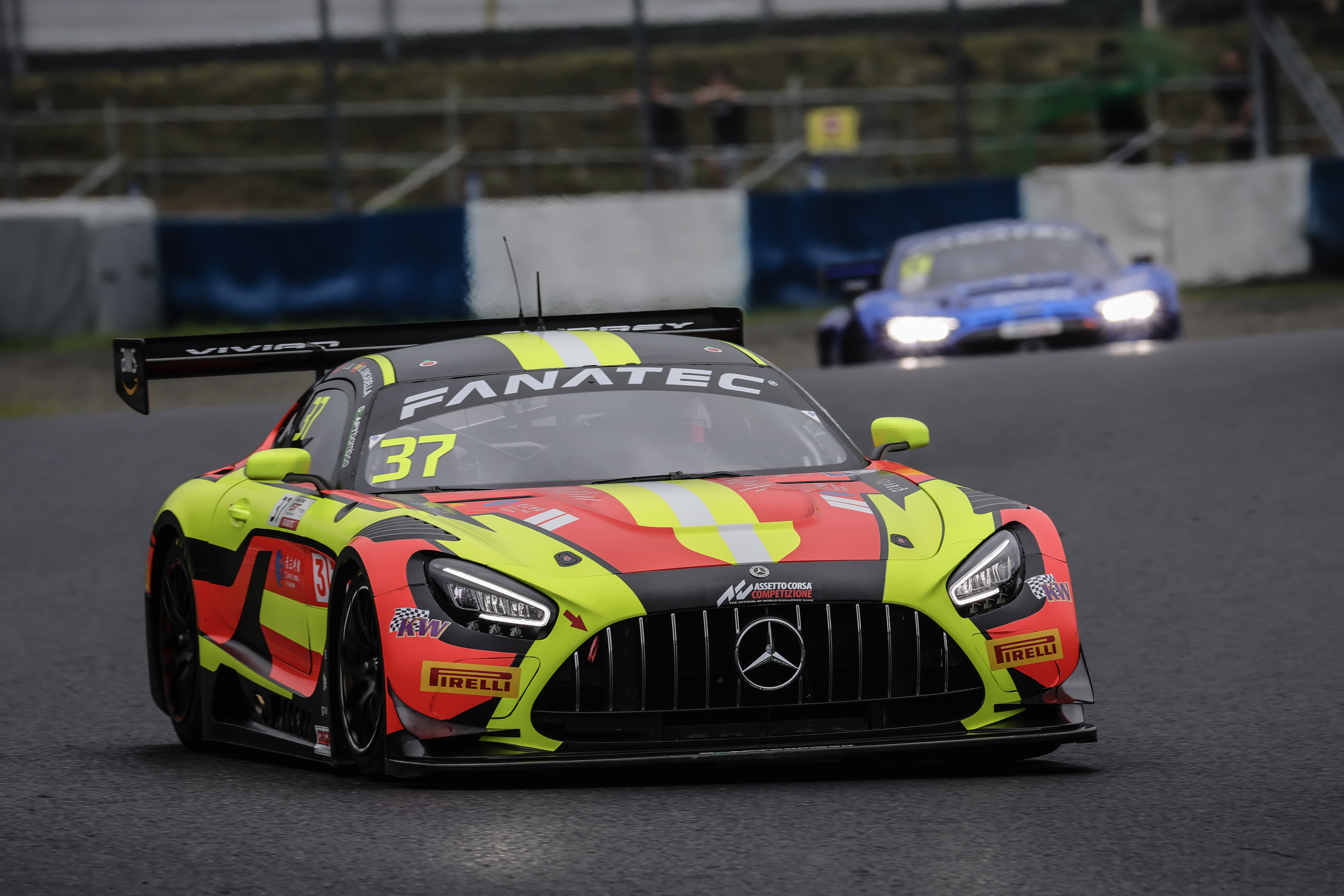 Okayama, Course 1 - Liu/Juncadella (Mercedes/Craft-Bamboo) raflent la ...