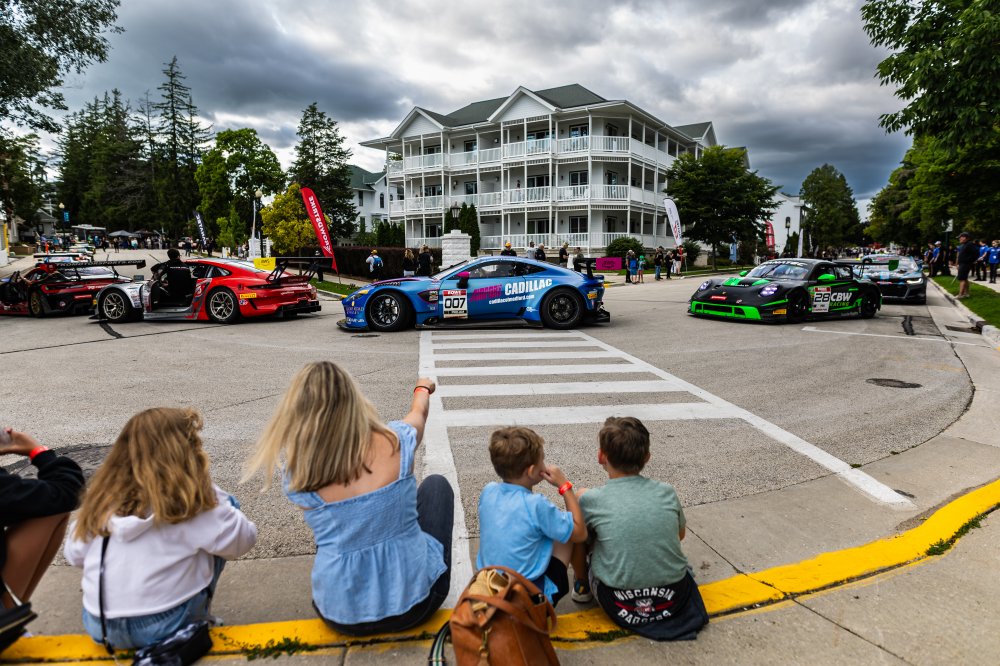 Road America - La parade du centre-ville en images - Endurance Info