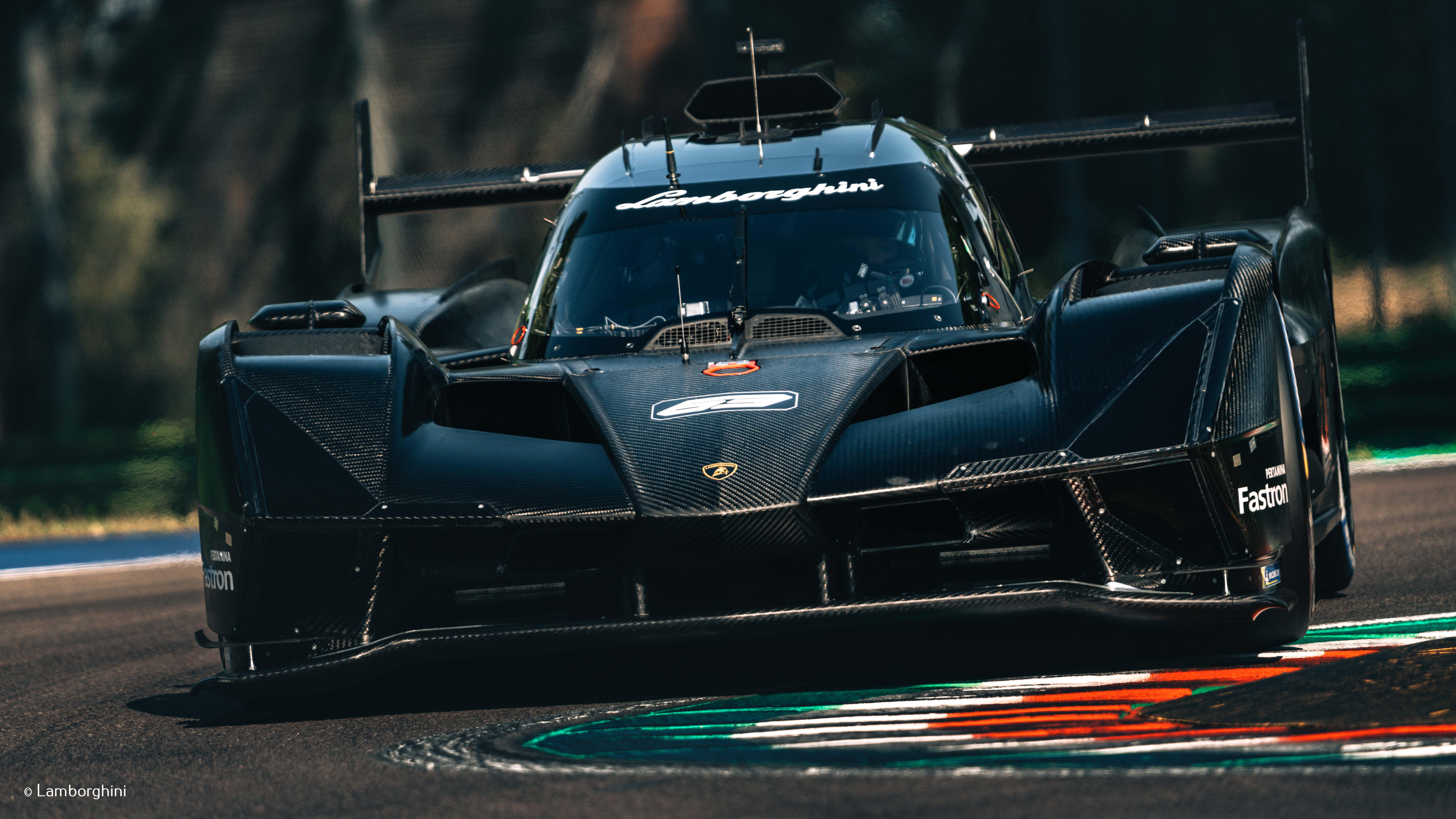 Toutes les photos de la Lamborghini SC63 LMDh en action à Imola ...