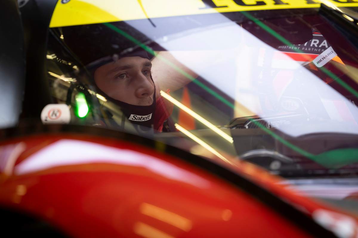 Arthur Leclerc à son aise avec la Ferrari 499P au Rookie Test de ...