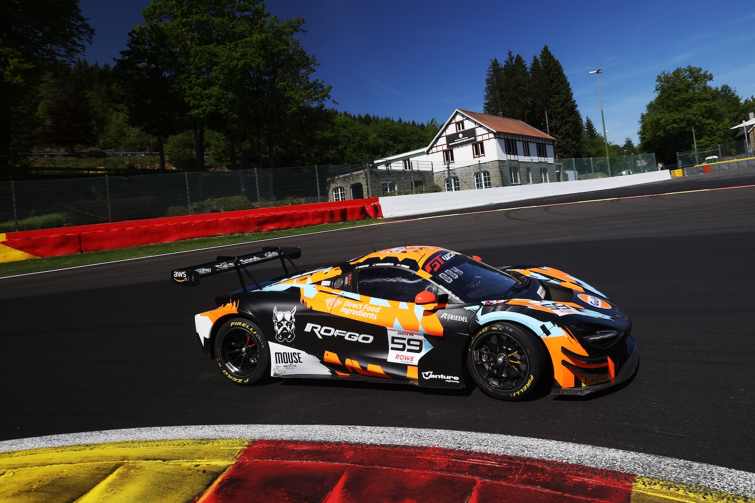 Première pole aux 24 Heures de Spa pour McLaren avec Marvin Kirchhöfer ...