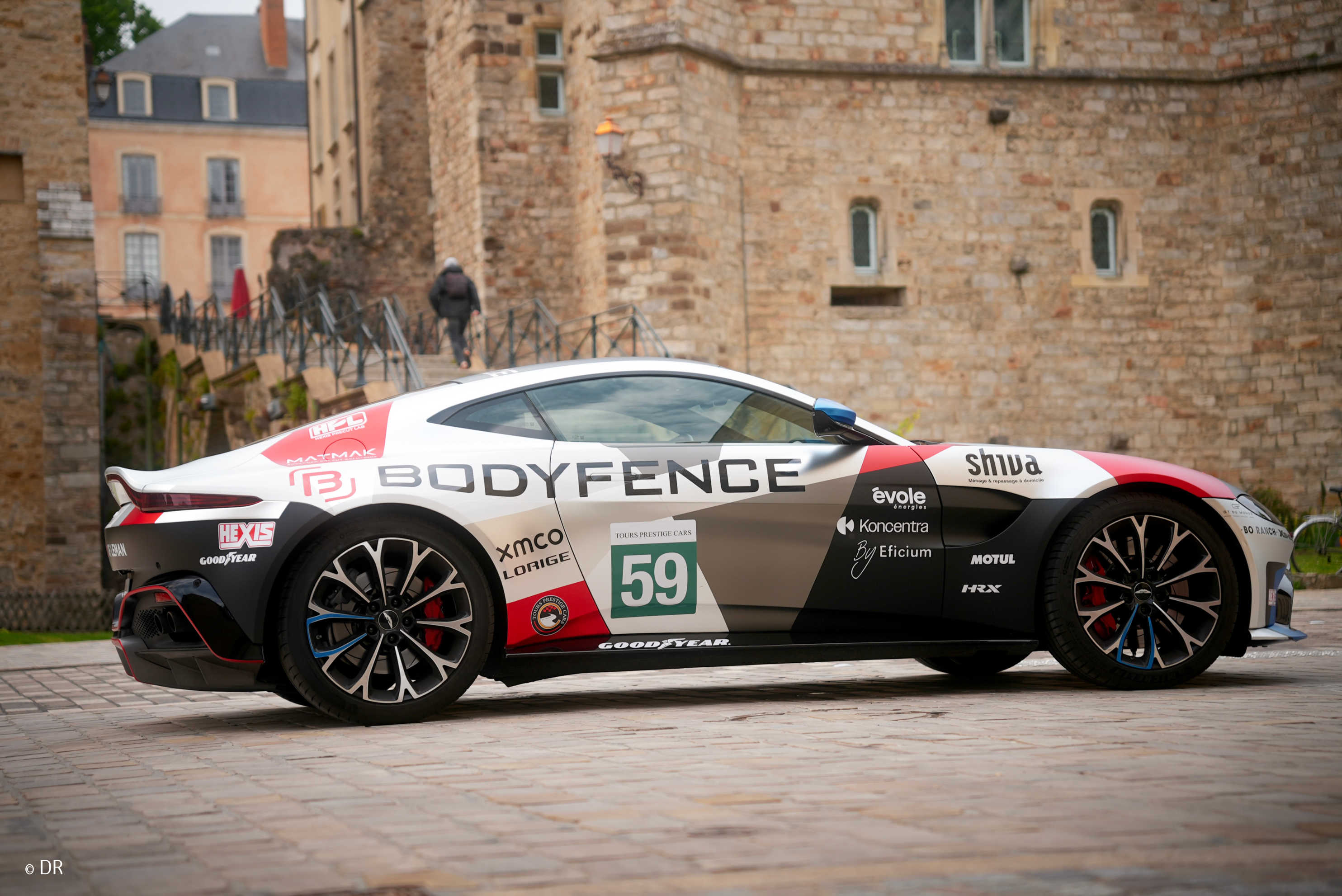 Un clone pour l'Aston Martin Vantage / Racing Spirit of Léman ...