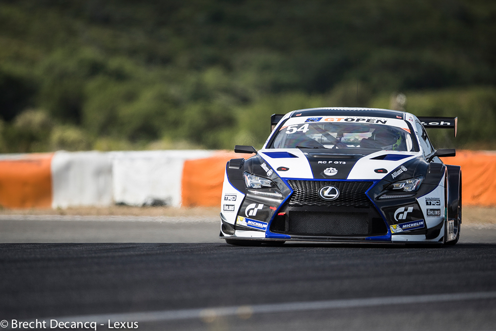 Estoril, Course 1 : Victoire de la Lexus RC F GT3/Emil Frey Racing de ...