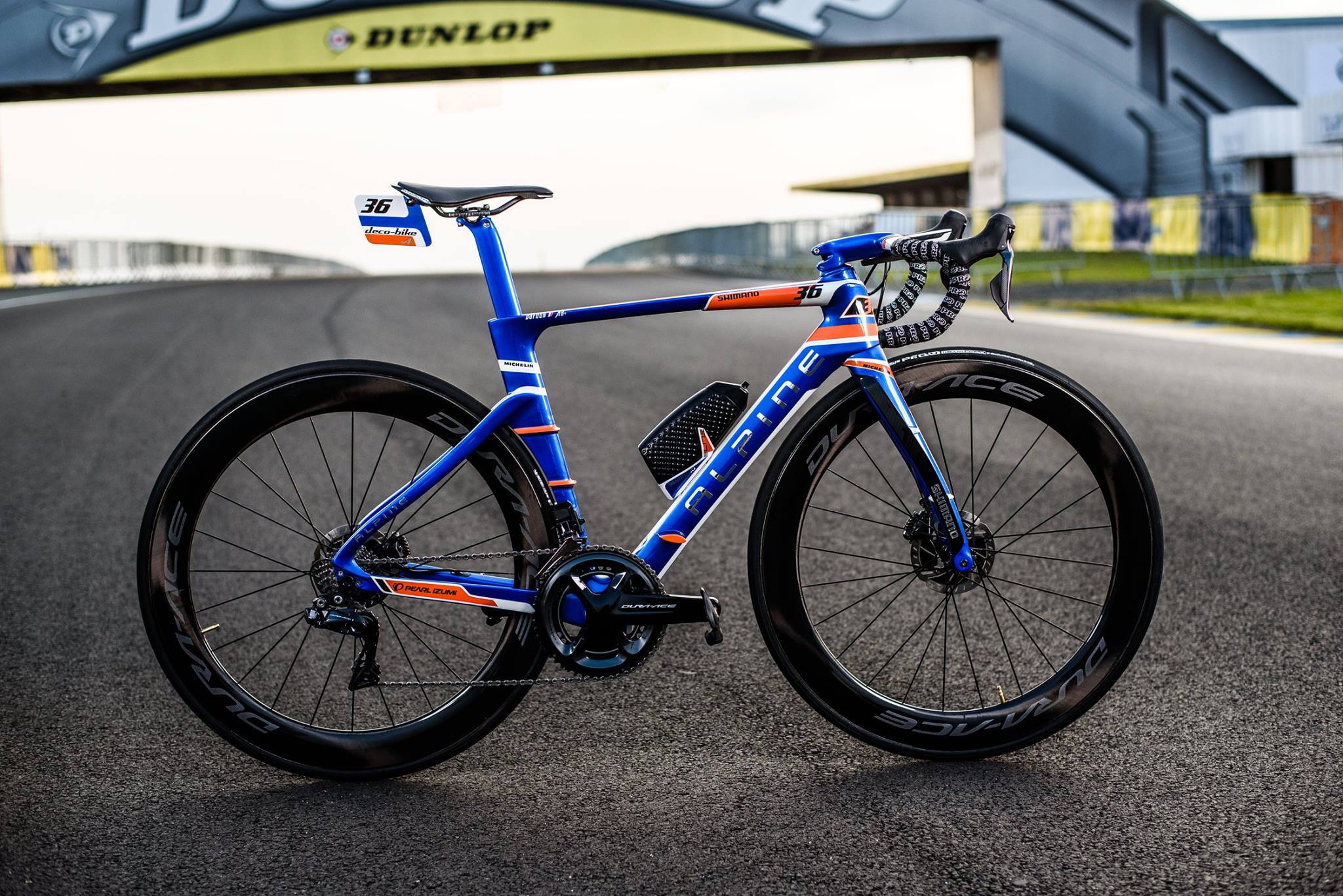 Le 'vélo Alpine' star des 24 Heures Vélo sur le Circuit Bugatti du Mans ...