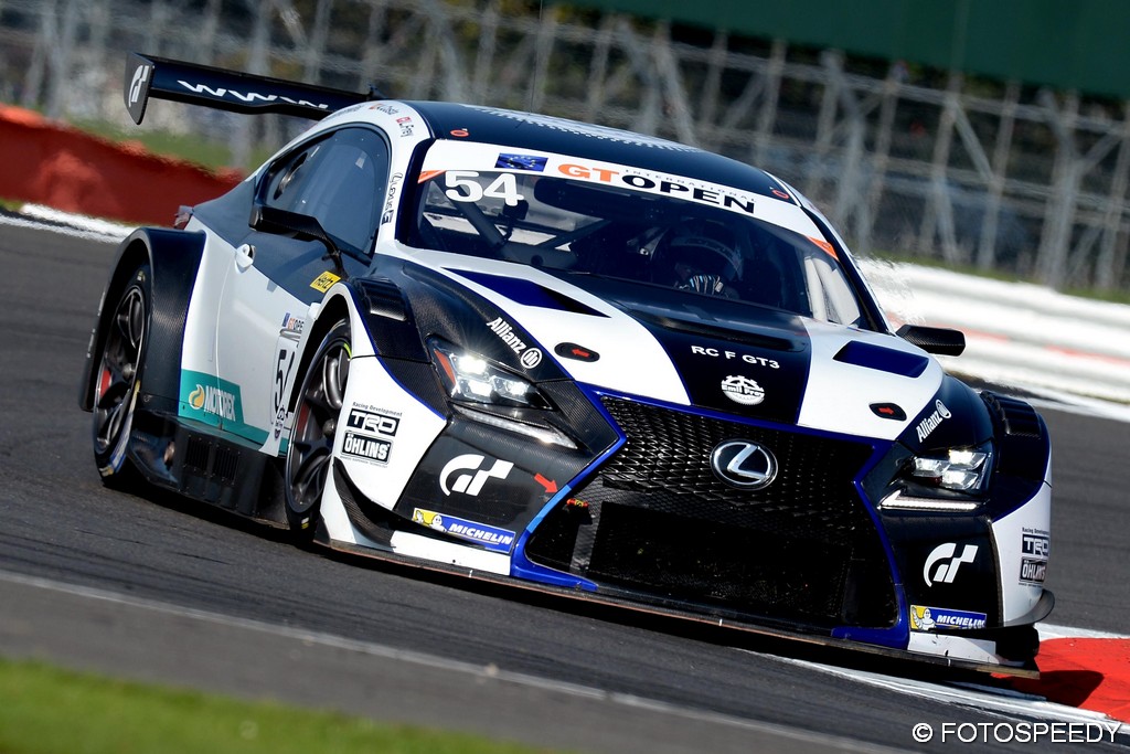 Silverstone, course 1 : Costa/Frommenwiller (Lexus RC F) nets ...