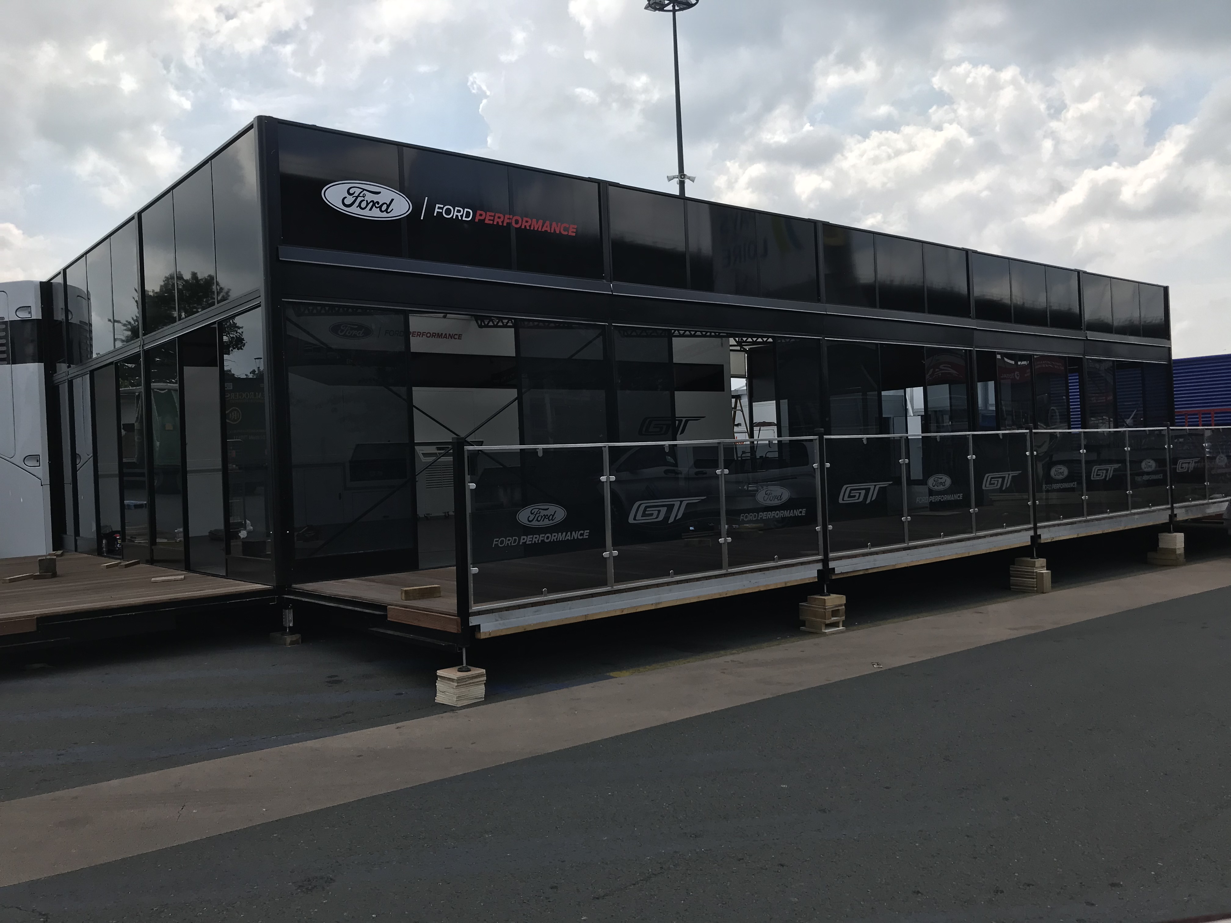 Le paddock commence à s'animer... - Endurance Info