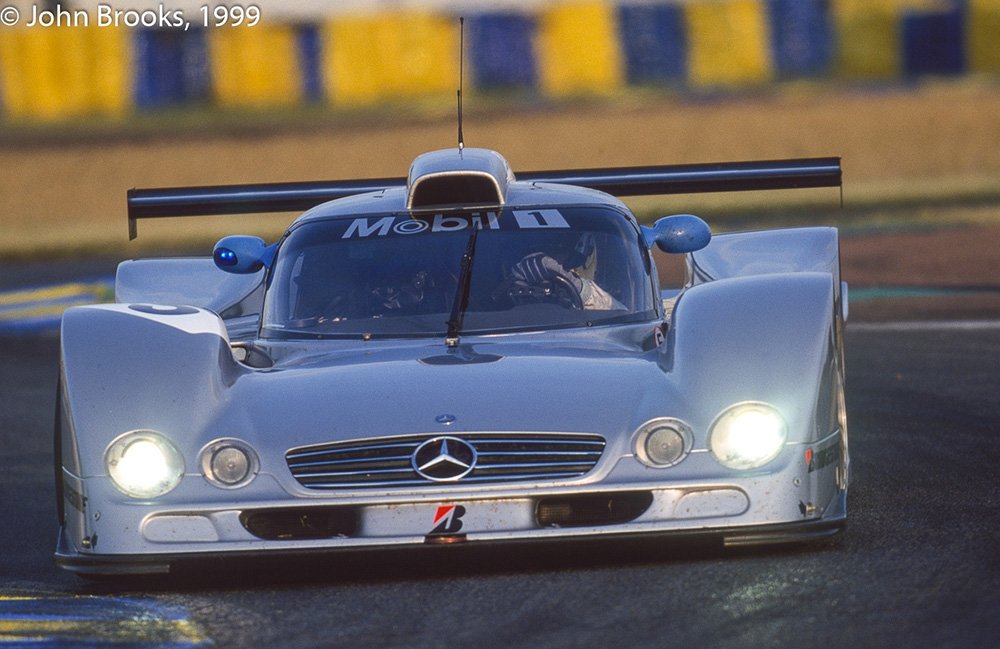 Vidéo : Peter Dumbreck revient sur le lieu de son accident 20 ans plus ...