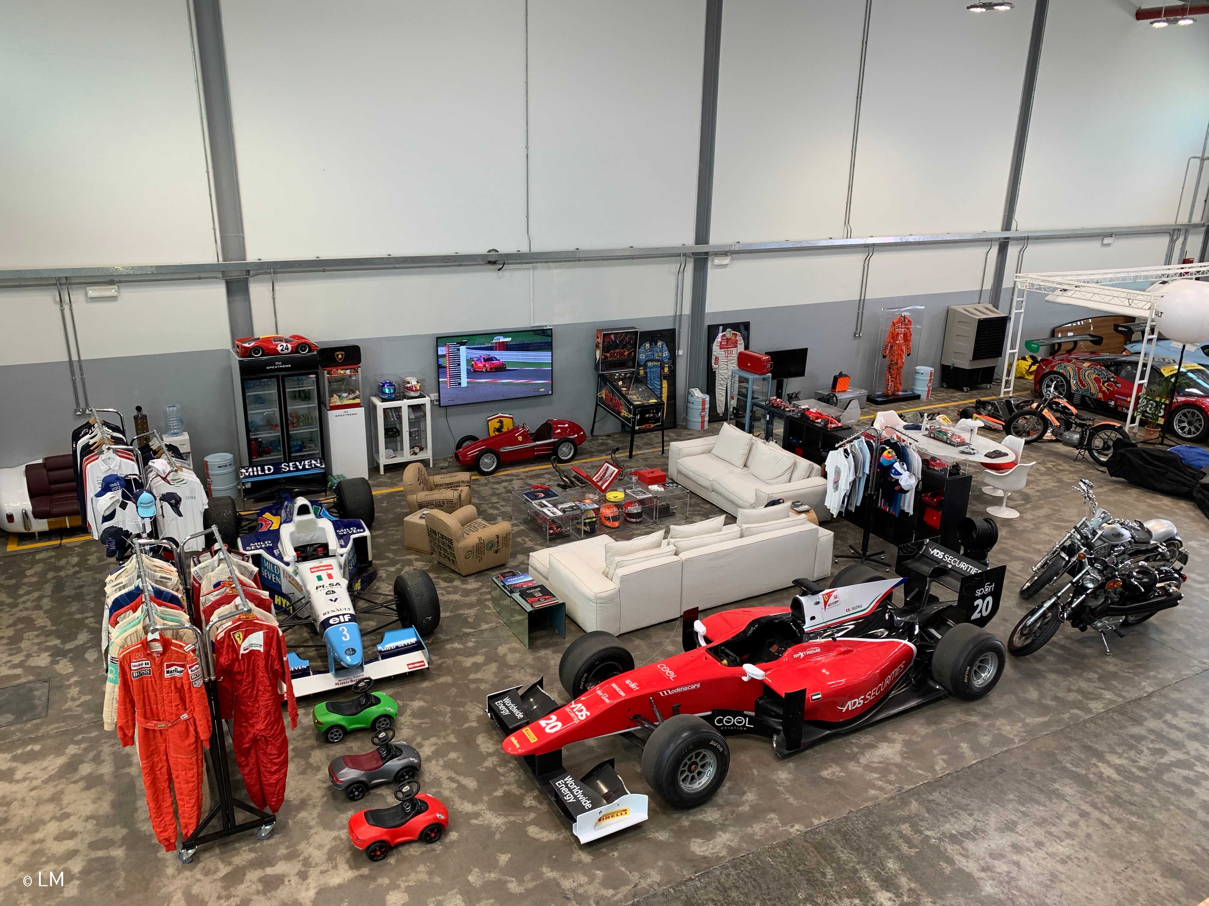 En visite chez GP Extreme Memorabilia à Dubai... - Endurance Info