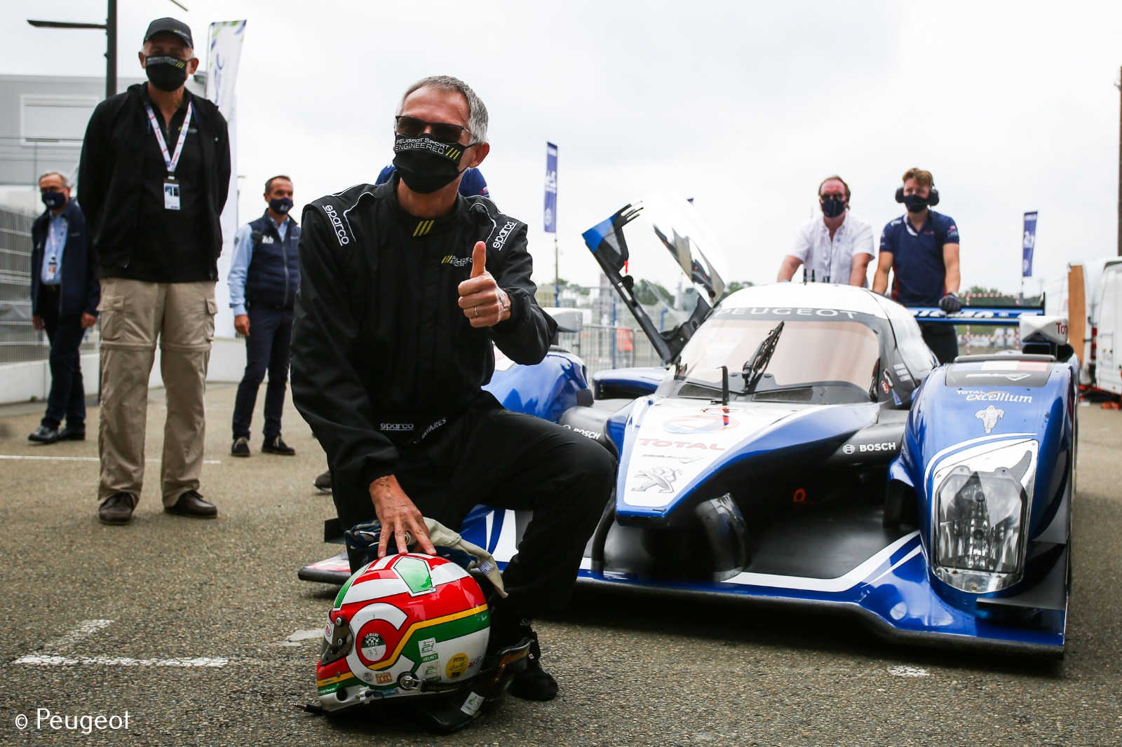 Carlos Tavares : "Il y a 40 ans, je dormais dans mon break au Mans ...