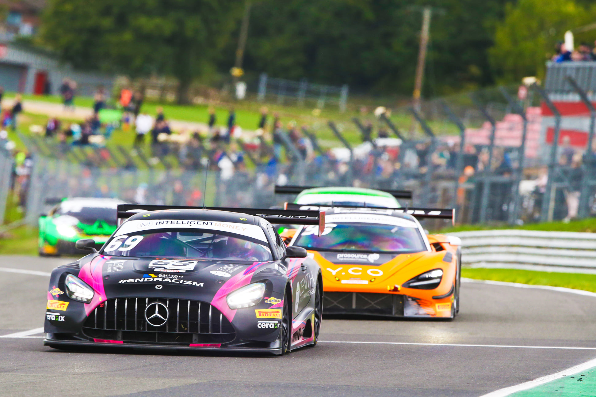 Les fans de nouveau autorisés sur les circuits anglais à partir du 22 ...