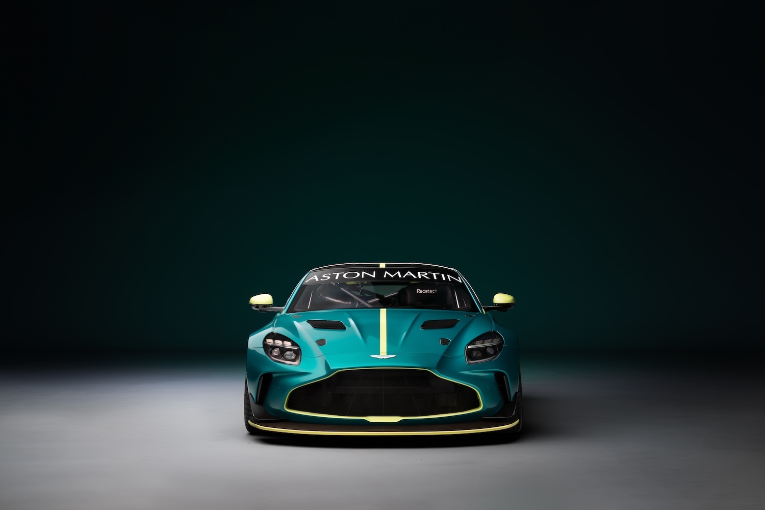 Aston Martin présente sa Vantage GT4 évolution 2024 - Endurance Info
