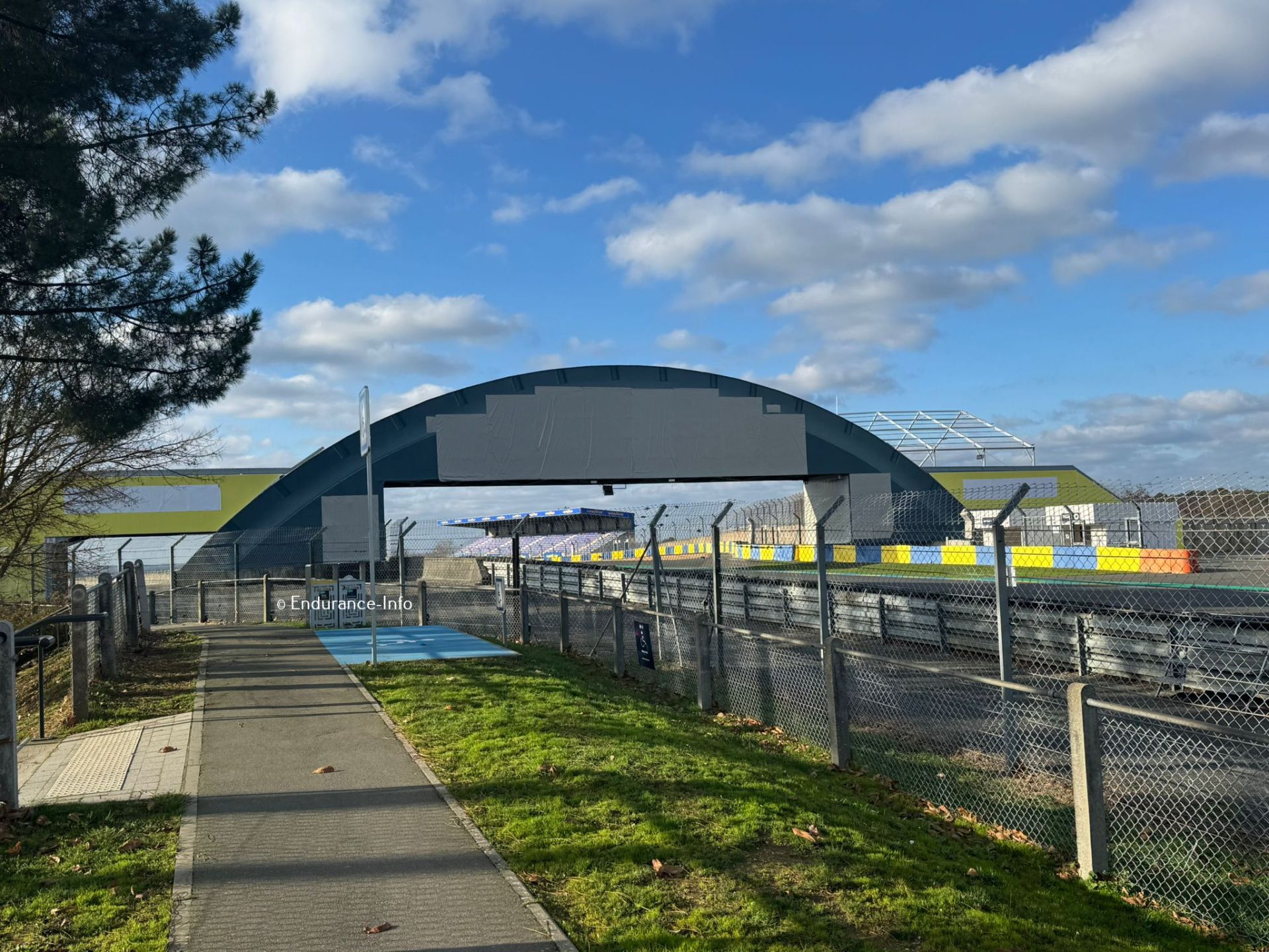 Dunlop est désormais effacé de la mythique passerelle - Endurance Info