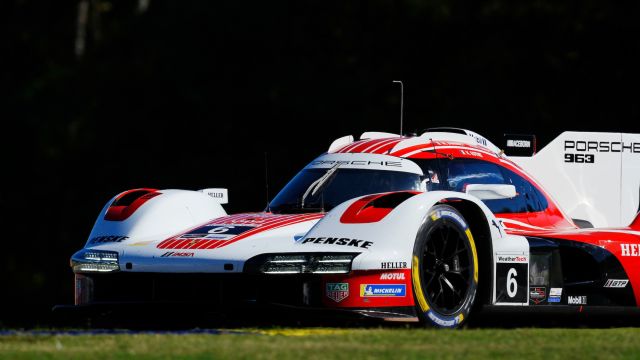 Vanwall Racing reprend les essais et dévoile sa livrée 2023 - Endurance ...